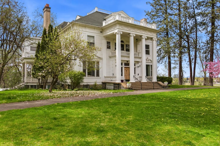 Historic Finch Mansion Condo W/ Balcony - Spokane, WA