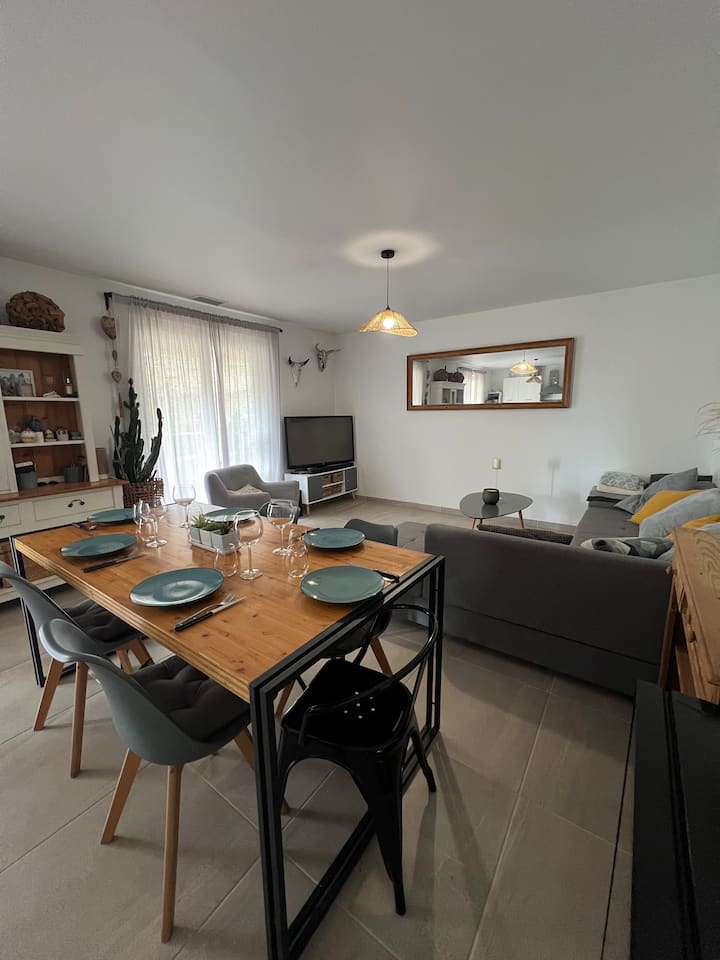 Appartement, 4 Chambres, Spacieux Avec Terrasse. - Hyères