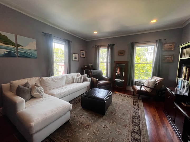 Stylish 2br Boston Neighborhood Retreat - Boston, MA