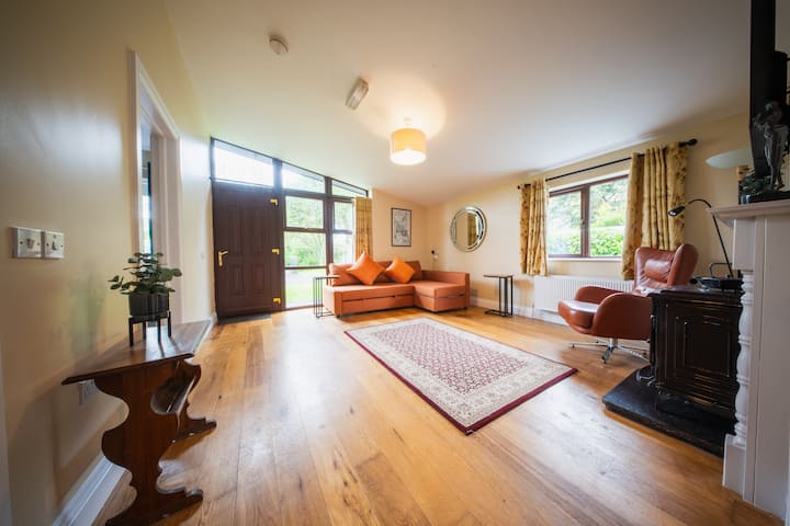 2-bed Chalet Oranmore, Galway | Sleeps 3 - Claregalway