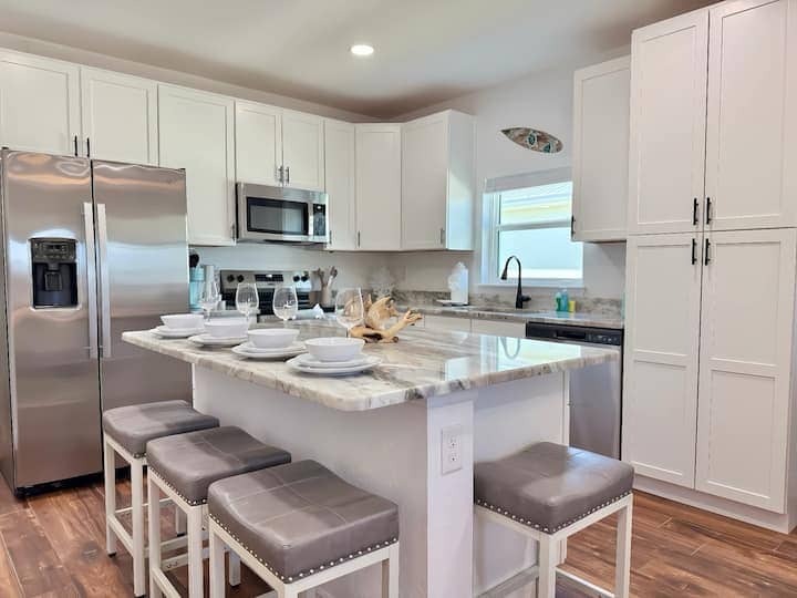 Sand Dollar | Pet-friendly Coastal Getaway - Punta Gorda, FL