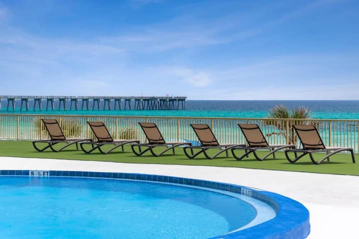 2 Queens W/kitchenette + Pool & Free Parking - Panama City Beach, FL