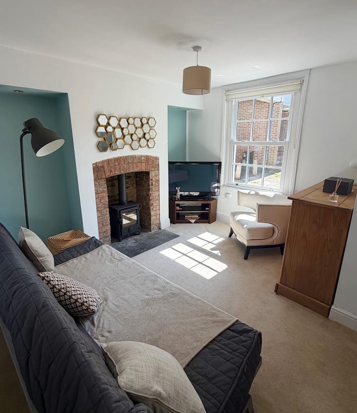 Central Exeter Gem | 2-bed, Sleeps 5 - Exeter