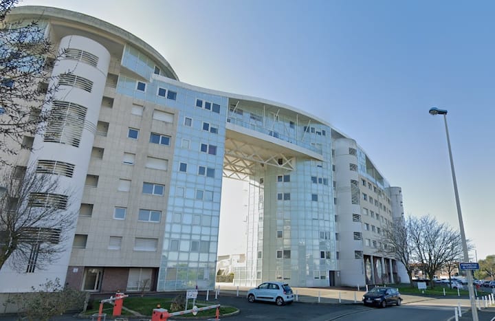 Studio Dans Un Résidence Sécurisée + Parking - La Rochelle