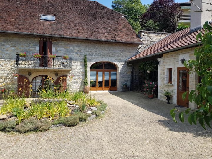 Logement Entier - Maison D'hôtes Jura - Arlay - Jura