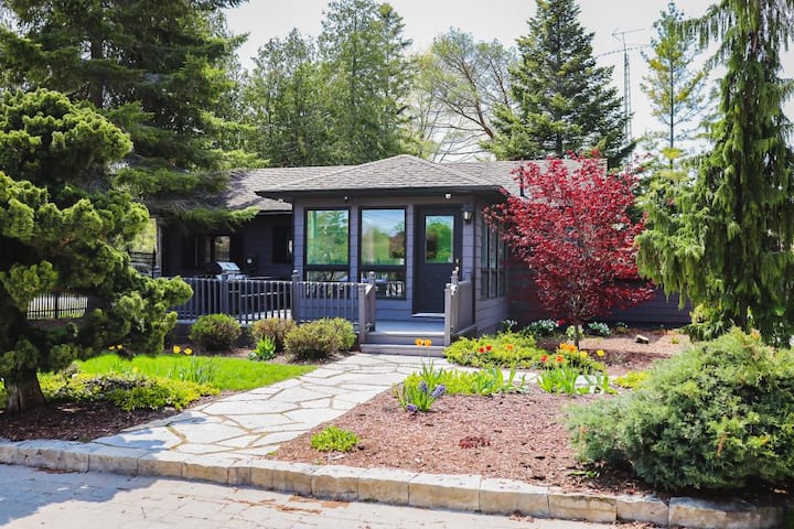 Garden House At Evergreen Resort In Wasaga Beach - Wasaga Beach