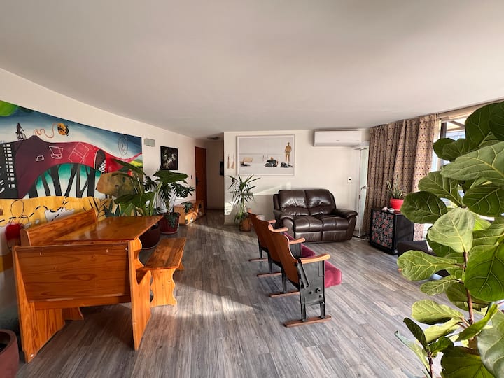 Dpto Artístico Providencia · 2 Hab · 90m2 ·Balcón - Santiago, Chile