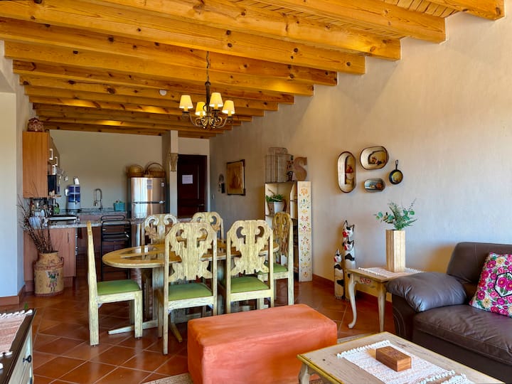 Luxury Sma Retreat: Ac + Pool & Private Parking - San Miguel de Allende