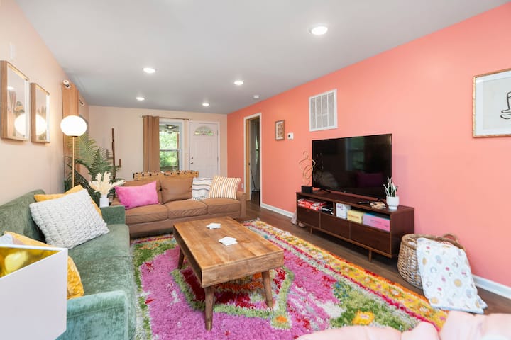 Cozy Wine Trail Cottage W/ Hot Tub & Fire Pit - Nellysford, VA