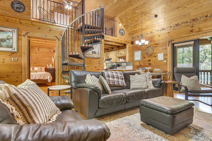 Hike, Bike, Tubing, Whitewater Rafting! Saluda Gem - Saluda, NC