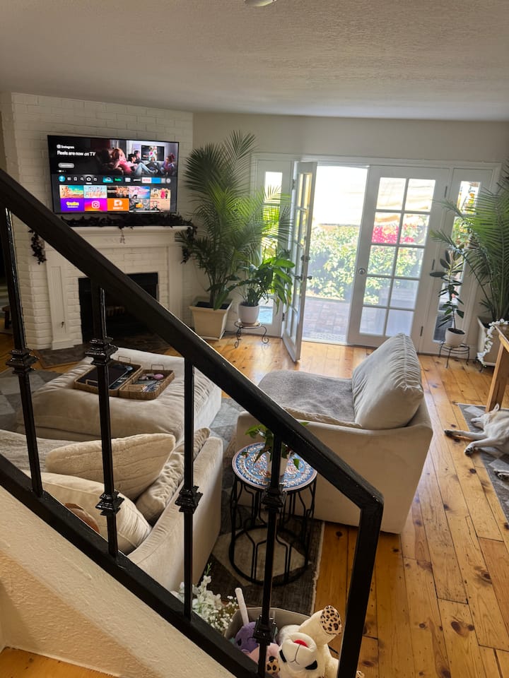Gated Home Within 5 Miles From Beach, Lax & Sofi - Torrance, CA