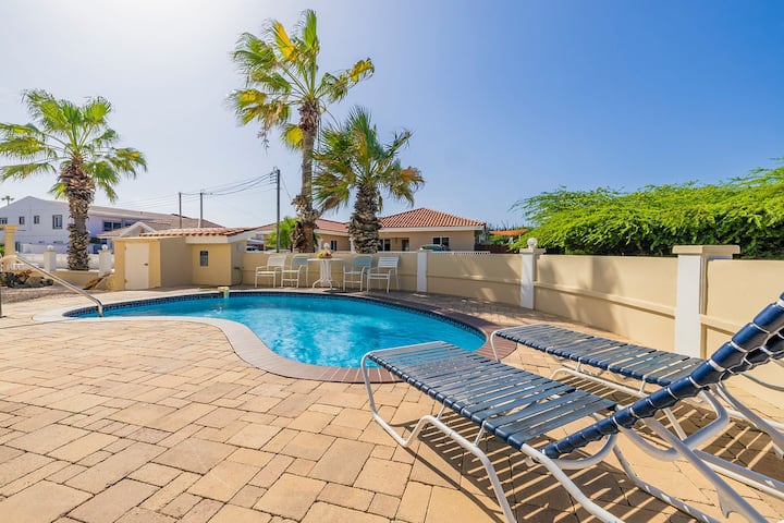 Cozy Peaceful 3br2ba Getaway ~ Close2beach ~ Pool - Aruba