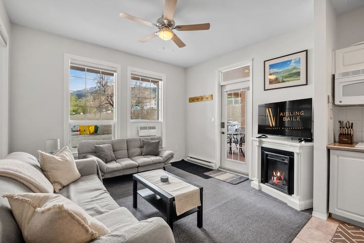 Solara | Ground Fl | Hot Springs | Golf | Pets Ok - Fairmont Hot Springs, BC