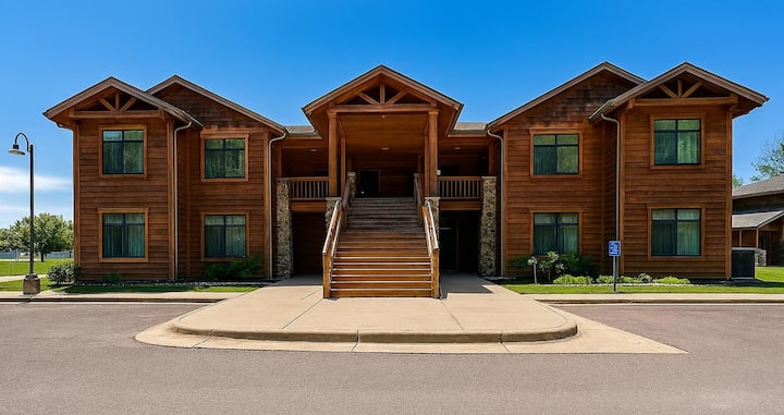 Luxury 4-bedroom Alexandria Townhome, Lake Darling - Alexandria, MN