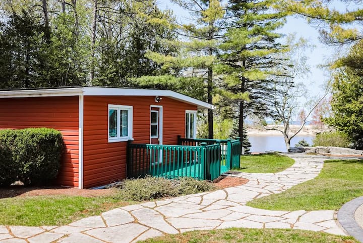 Dockhouse At Evergreen Resort In Wasaga Beach - Wasaga Beach