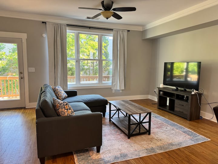 Modern Atl 3br Near Mercedes-benz  Parking/ Patio - Atlanta, GA