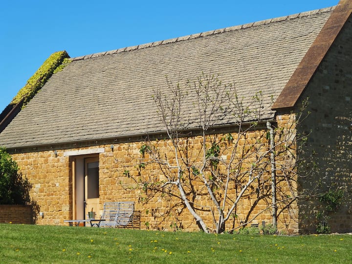 Hobbs Hole Cottage & Studio - Banbury