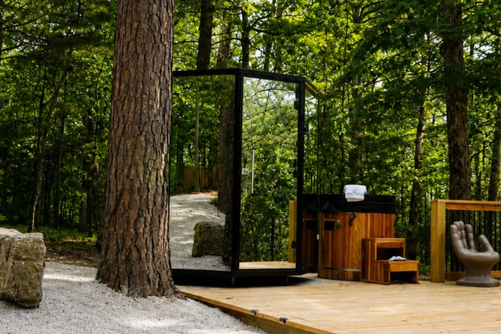 King Room | Pool, Sauna -5 Min Dtown | Street View - Eureka Springs, AR