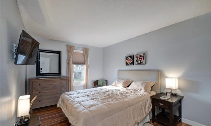 Spacious Family Home In Peaceful Neighborhood - Ajax