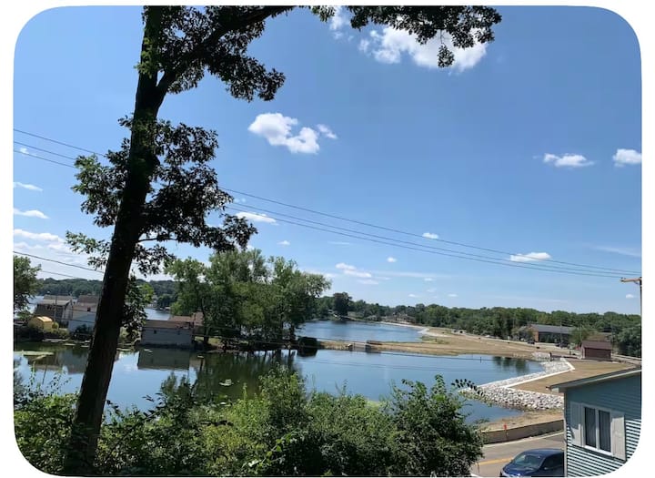 Comfortable Retreat With Portage Lakes View! - Portage Lakes, OH