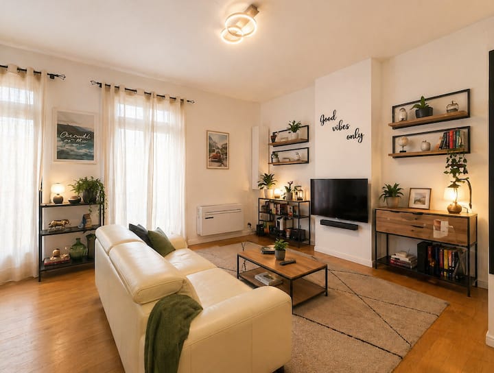 Charmant Appartement Dans Le Centre Avec Parking - Montpellier
