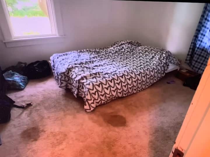 Cheap & Simple Home - Lynchburg, VA