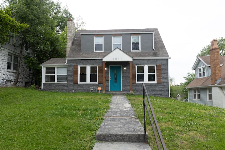 The Lux House - Independence