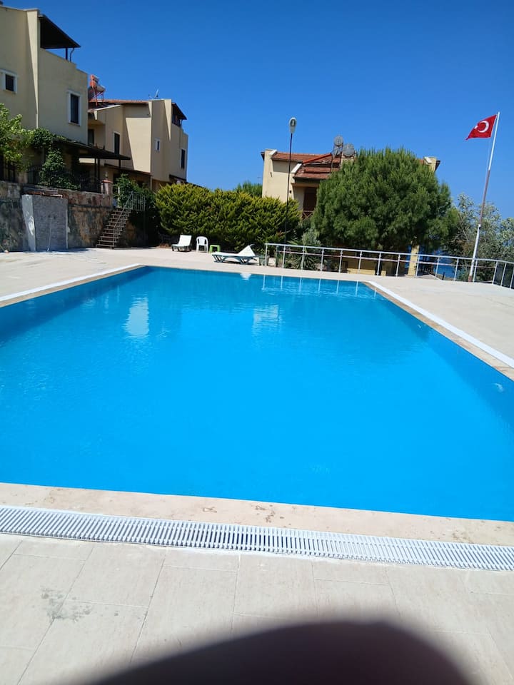 Deniz Kenarı Havuzlu Sitede Eşyalı Dubleks Villa - Çanakkale