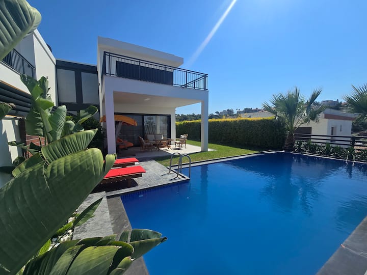 Villa 1 - çEşme Boyalık Plaj Yakın Deniz Manzaralı - Çeşme
