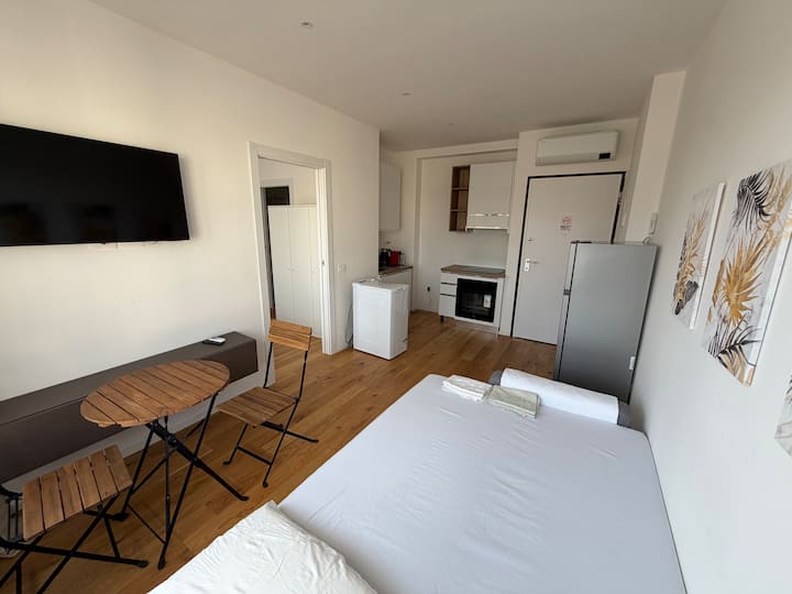 Milano Bicocca M5 - 3 Suites & Parking 108-09-10 - Milano