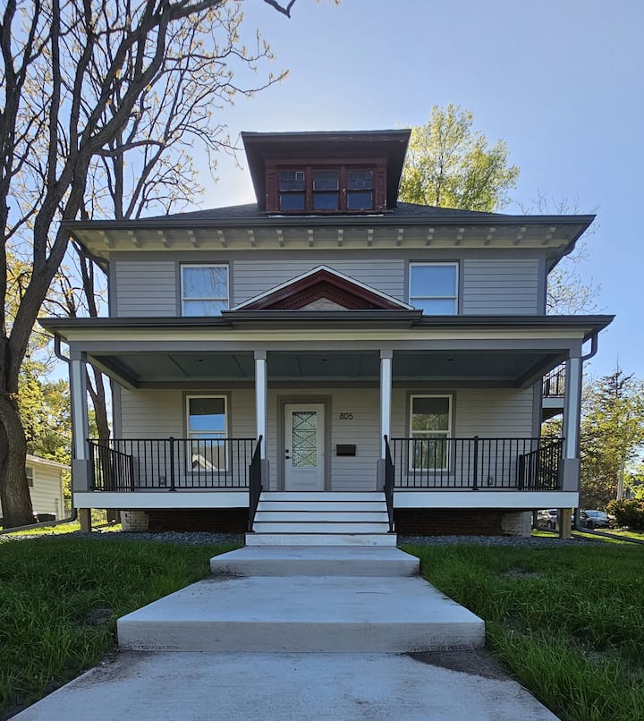 Modern Luxe Near Campus | Ev Charger| Stylish Stay - エイムズ, IA