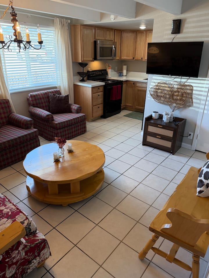 Cabin Retreat - Hawthorne, NV