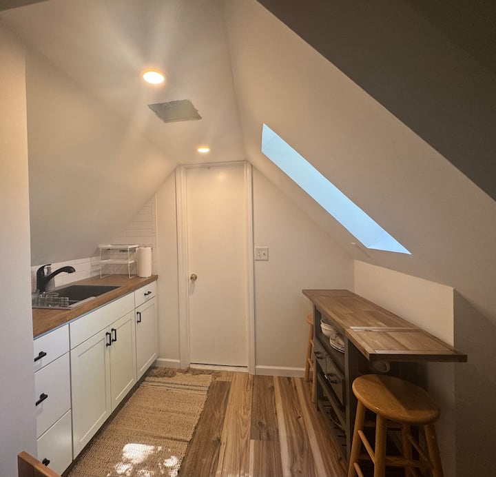 Cozy Attic Escape In Lovely Montclair & Near Nyc - Montclair, NJ