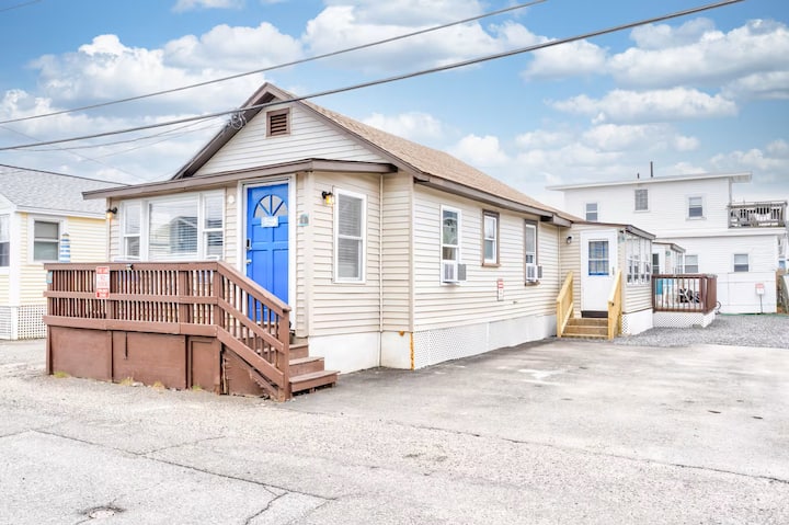 Coastal Cottage #1 - Hampton Beach, NH