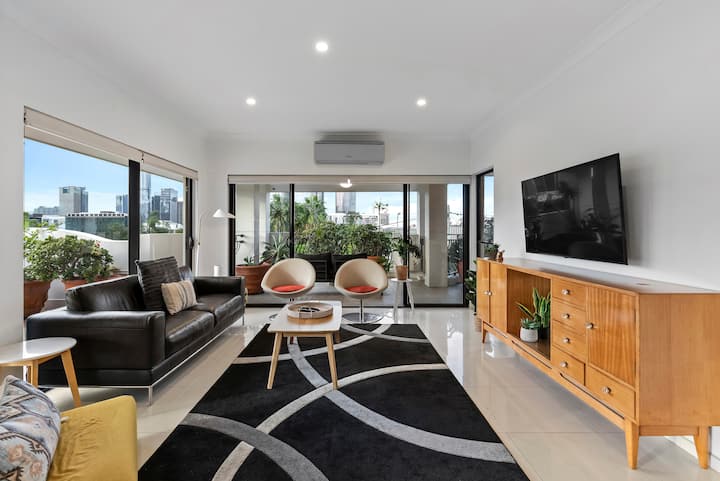 Spacious 2br Apt W/ Wifi, Parking & Huge Balcony - Brisbane