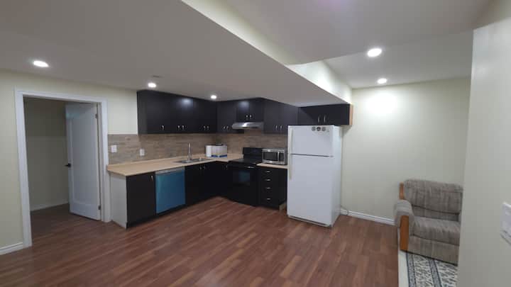 The Suite | 3 Bed 2 Bath - Hamilton