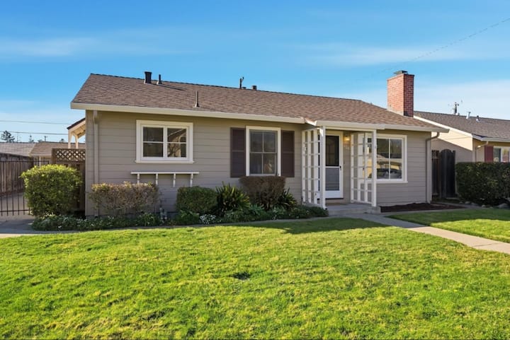 Serene Santa Clara Stay — Easy Bay Area Access - Santa Clara, CA