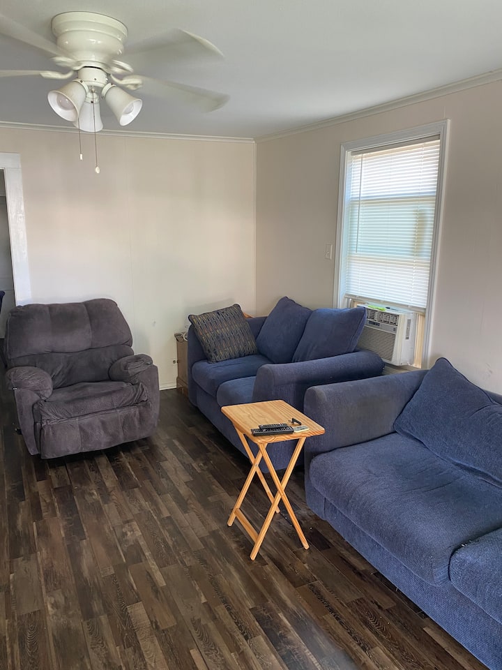 Humble Country Cottage - Thibodaux, LA