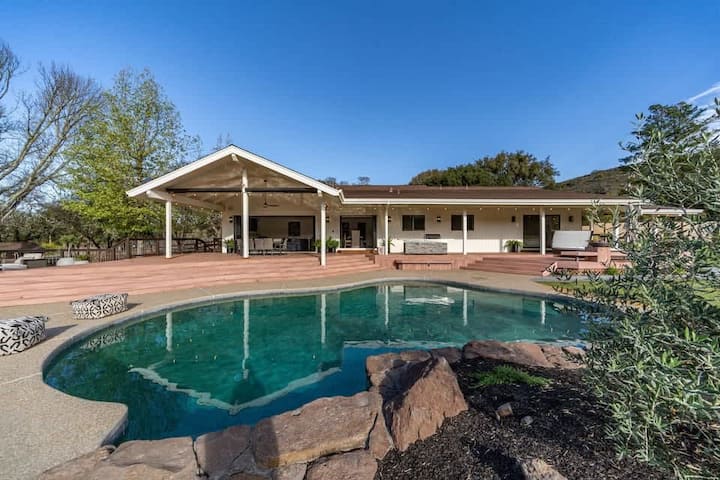 Napa Retreat W/ Pool, Hot Tub & Your Own Golf Hole - Calistoga, CA