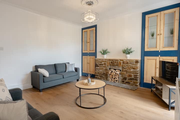 Pembroke Sleeps 8 Long Stays - Milford Haven