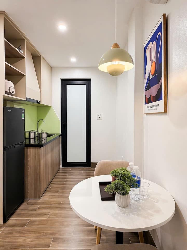 Hotel And Apartment, Giá Rẻ, Cửa Sổ Lớn Và Sạch - China