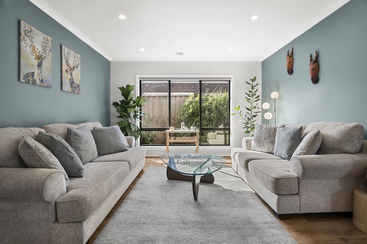 Garden Retreat 4-bed House In Tarneit - Werribee