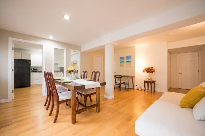 Walkout Garden Suite Near White Rock - White Rock