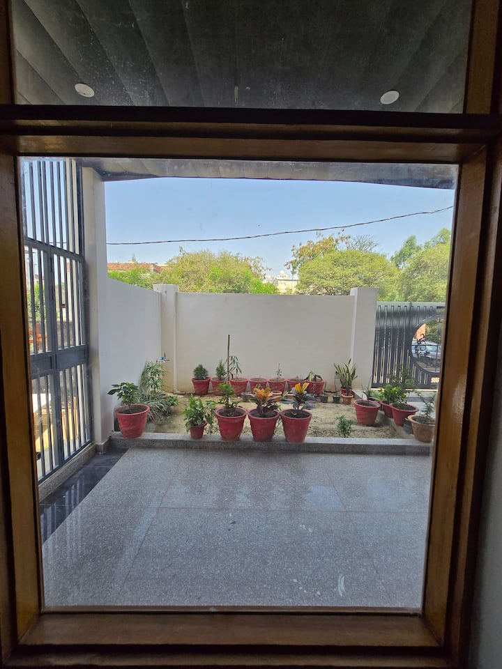The Grand Alcove : Modern Villa - Lucknow