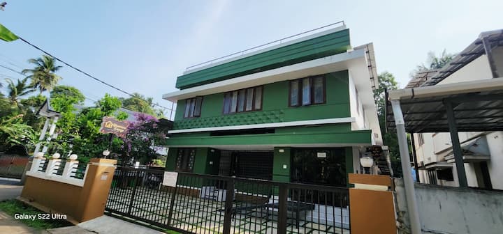 Double Bedroom With Attached Bathroom - Thrissur