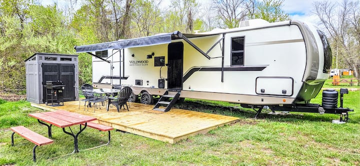 Luxury Peaceful Camping Along The Black River - サウス・ヘブン, MI