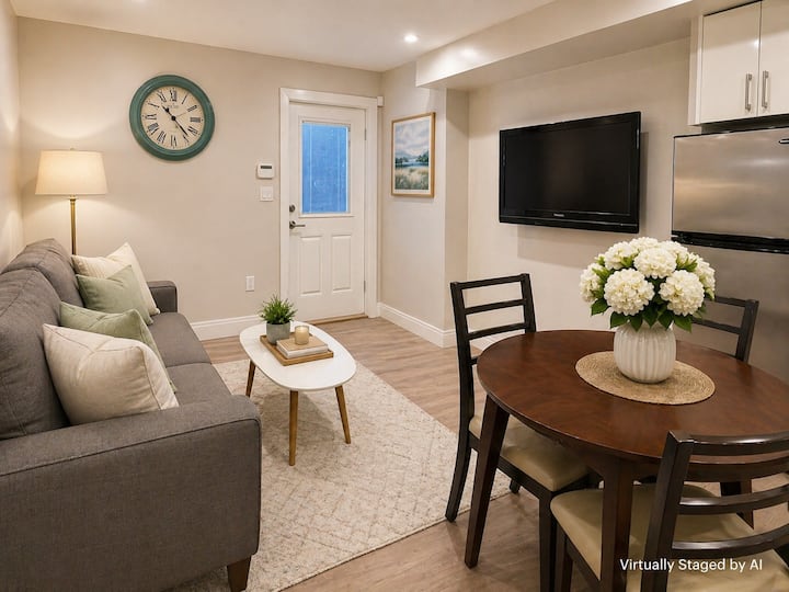 Bright Suite With Parking 30 Min To Fifa Skytrain - Burnaby