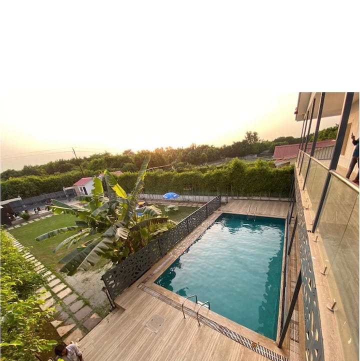 Vansh Farm 12: 4bhk Farm W/t(pvt) Pools / Noida - Noida
