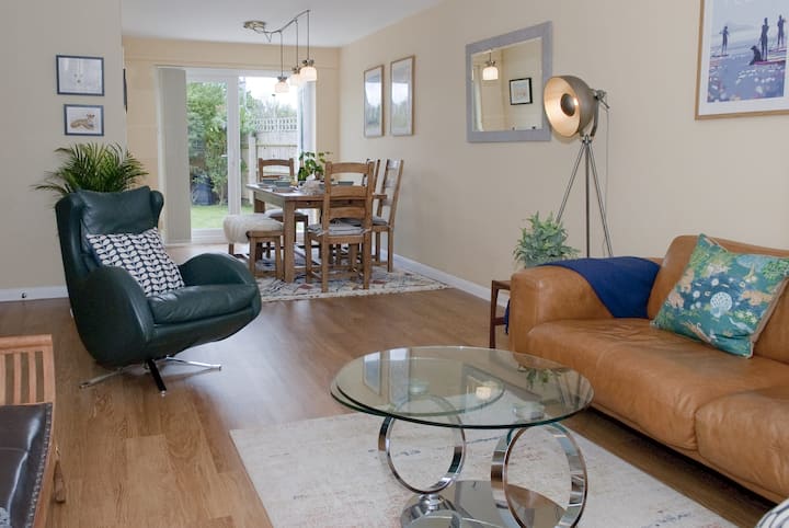 Coastal Family Escape - 3 Bed, Playroom & Garden - New Milton