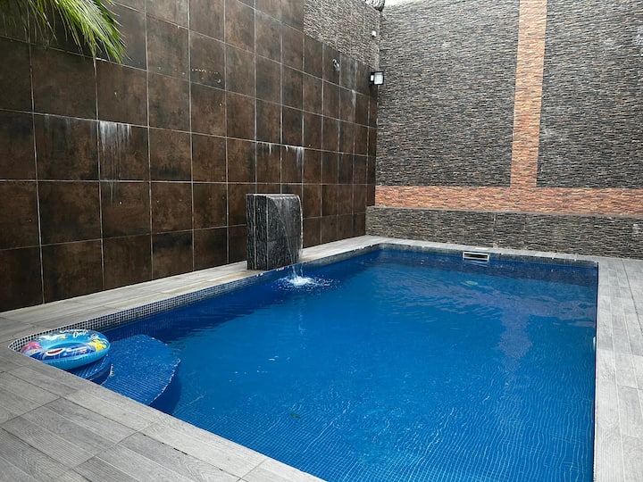 Villa 10 Pers - Abidjan Centre Riviera 4 - Piscine - Côte d'Ivoire